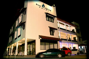 Blue Spring Hotel (Coastline Railway, Wadduwa), otel