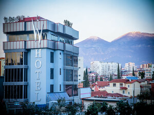 New W Hotel (Tirana County, Tiranë), otel  Tiran İli'nden