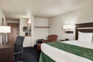 Travelodge by Wyndham Low Moor Near Covington (California, County of Los Angeles, Los Angeles, National Boulevard), otel  Virginia'dan