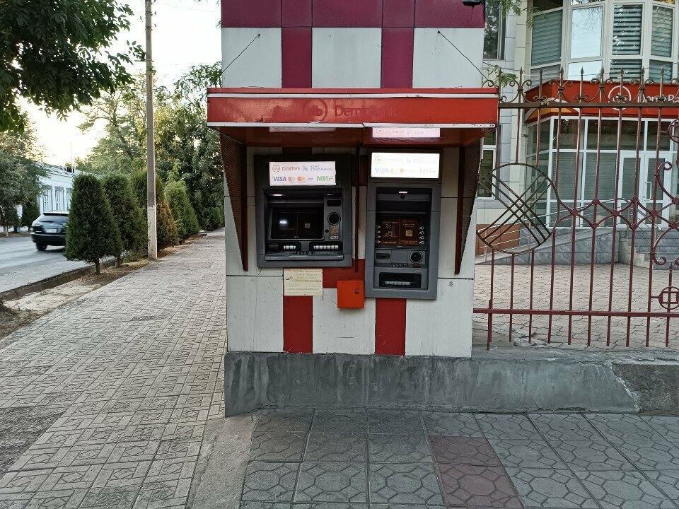 ATM'ler Банк Компаньон, Celalabat, foto