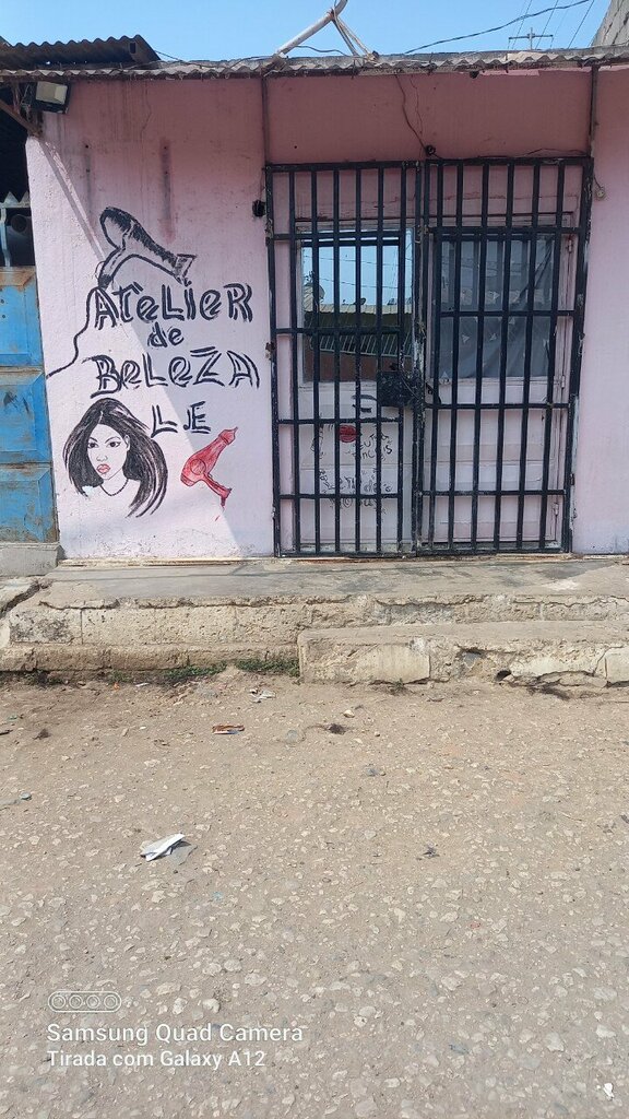 Güzellik salonu Le, Loanda, foto
