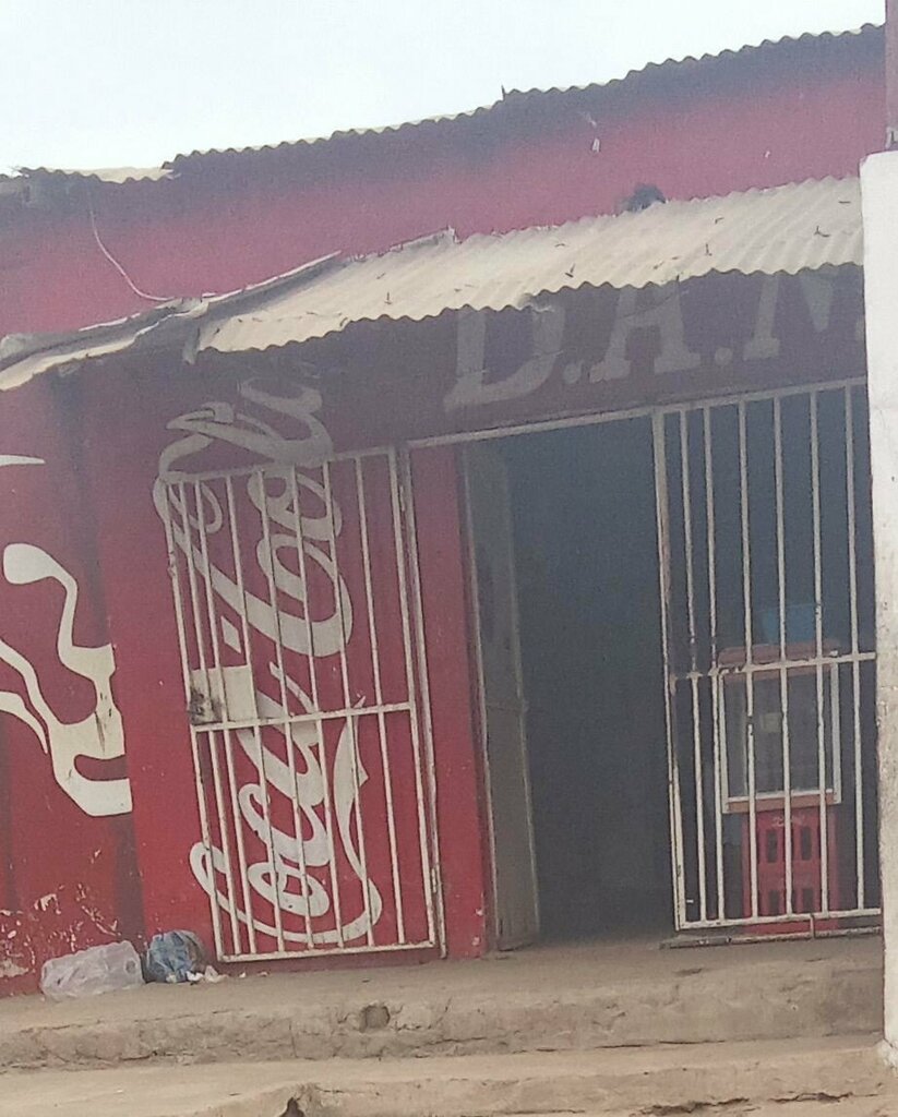 Büyük mağazalar Cantina Dam, Loanda, foto