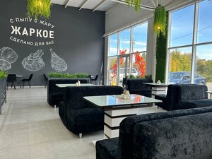 Жаркое (ulitsa Zhukovskogo No:90), kafe  Labinsk'ten