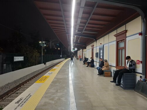 Yenikapı (İstanbul, Fatih, Aksaray Mah., Alboyacılar Sok.), metro istasyonu  İstanbul'dan
