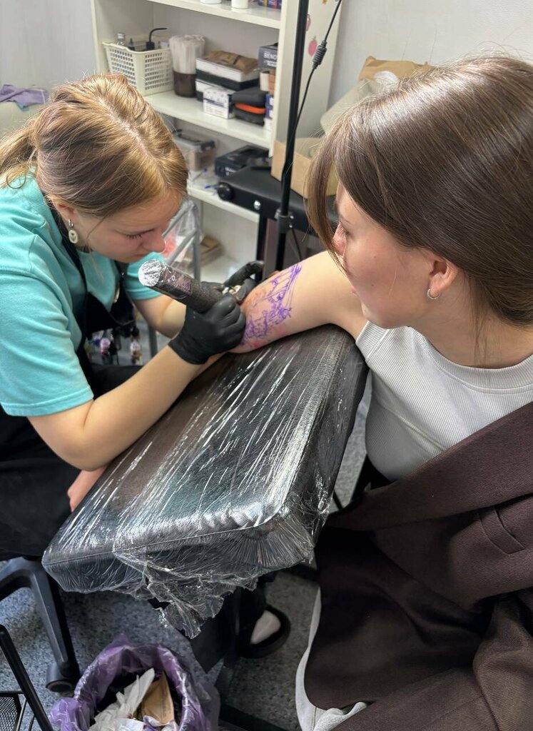 Dövmeciler Qaieri tattoo, Yekaterinburg, foto