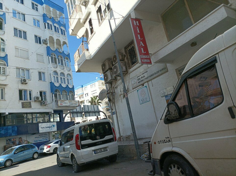 Otomobil satış galerileri Hilal Sürücü Kursu, Antalya, foto