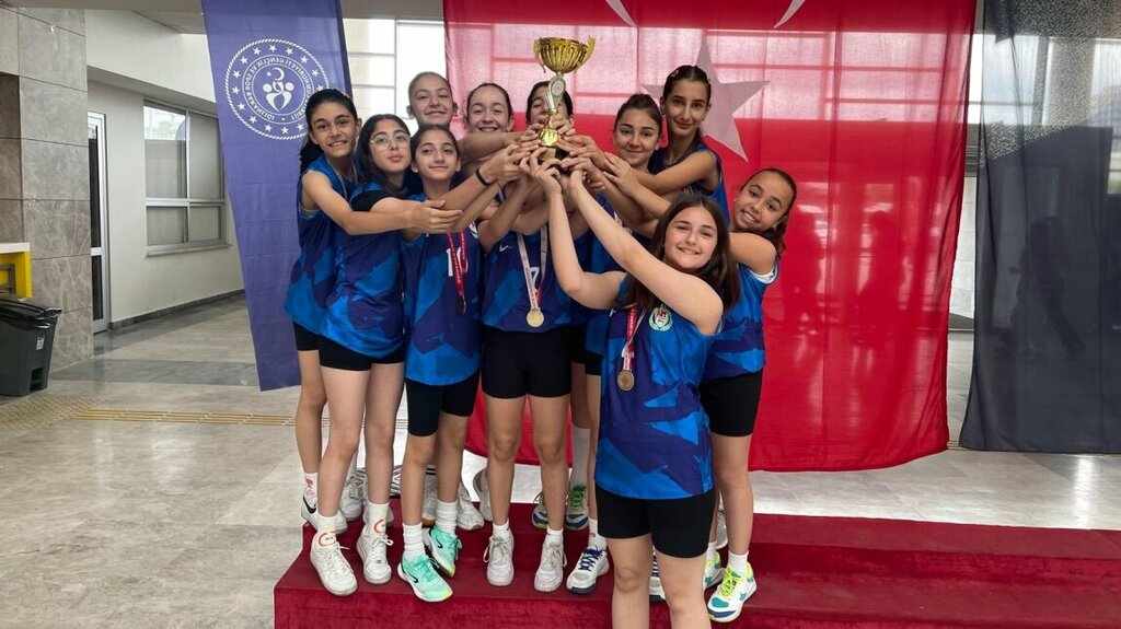 Ortaokul İncirlik Ahmet Hamdi Tanpınar Ortaokulu, İstanbul, foto