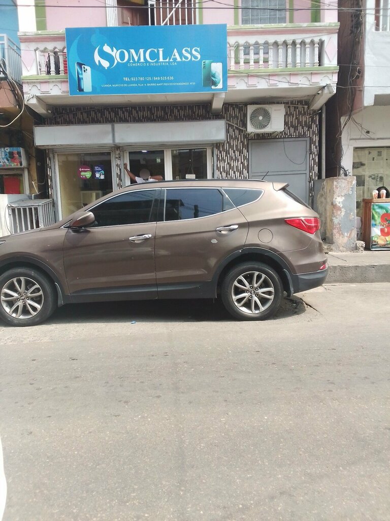 Elektronik eşya mağazaları Omclass, Loanda, foto