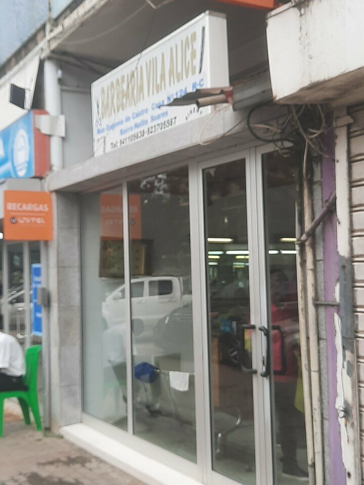 Berberler Barbearia Vila Alice, Loanda, foto