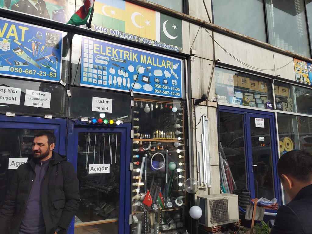 Lamba ve avize mağazaları Elektrik mallari, Bakü, foto