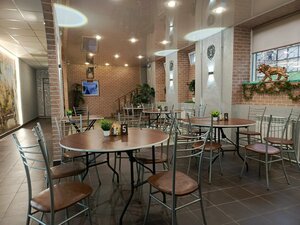 Old Town (ulitsa Karzhavina No:20), kafe  Severouralsk'tan