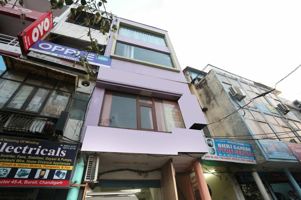 Otel Oyo 10384 Hotel Rajesh Palace, Çhandigarh, foto
