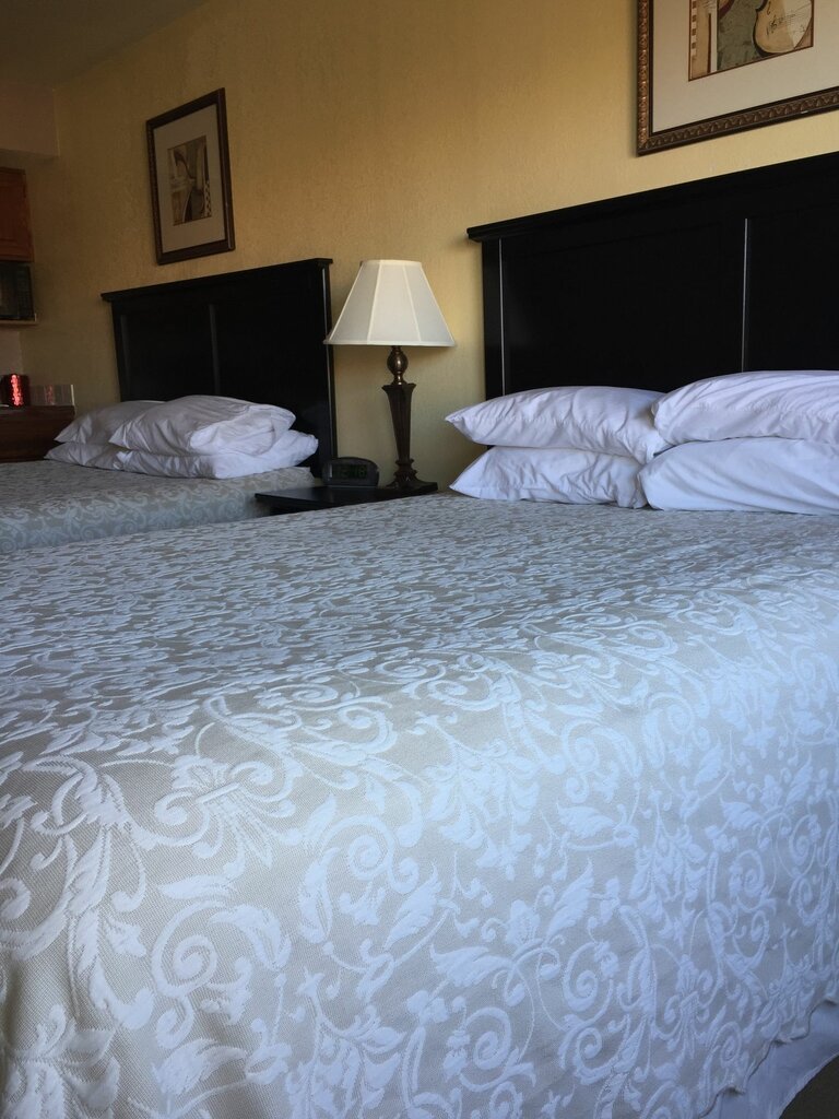 Otel Hilltop Inn & Suites, Broomfield, foto