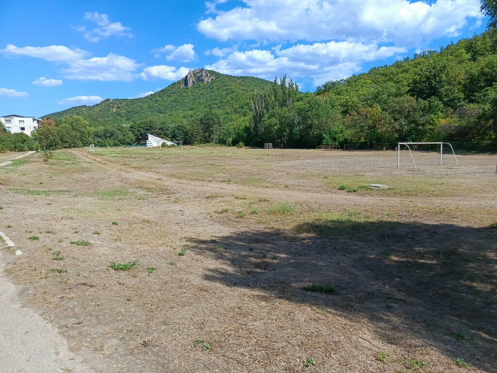 Spor alanı Футбольное поле, Kırım Cumhuriyeti, foto