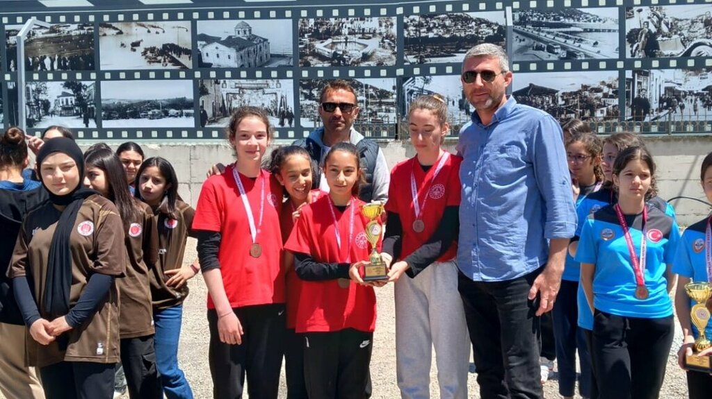 Ortaokul Fatma Mağden İlkokulu, Altınordu, foto