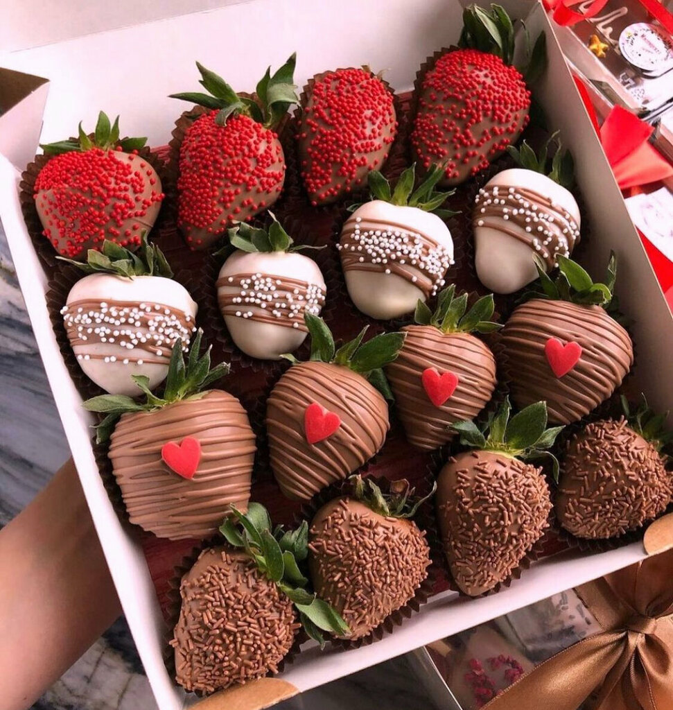 Özel pasta siparişi Love Berry, Moskova, foto