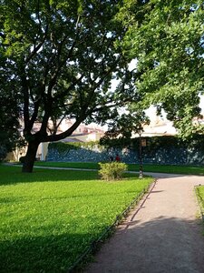 Пейзажная горка сада дворца Юсуповых (Saint Petersburg, Yusupovykh Palace Garden), doğa  Saint‑Petersburg'dan