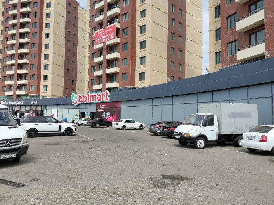 Market Bolmart Supermarket, Gence, foto
