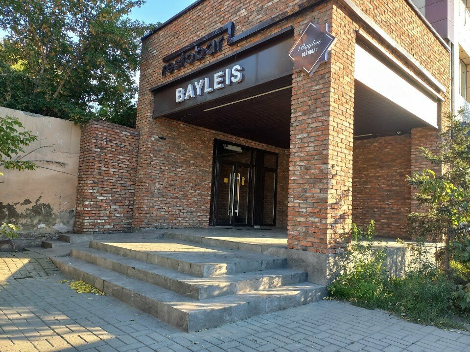 Bar Bayleis, Semey, foto