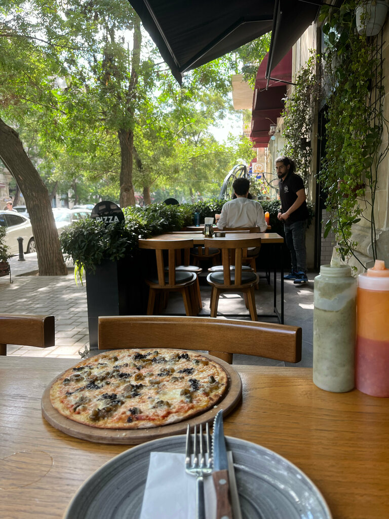Pizzacılar Pizza Locale, Bakü, foto