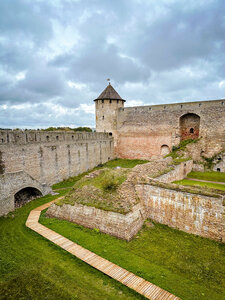 Fortress 1492 (Leningrad Region, Kingiseppskiy District, Ivangorod, val), müzeler ve sanat galerileri  Ivangorod'dan