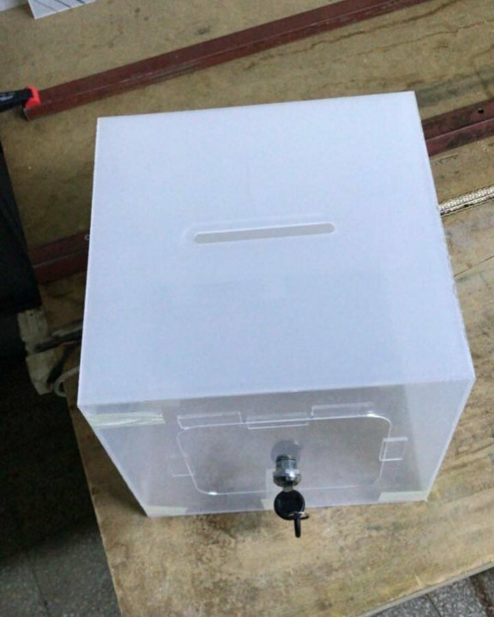 Pleksiglas, polikarbonat Ucuzluk Ticaret, İstanbul, foto