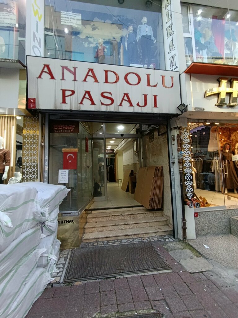 Giyim mağazası Moda Alp ferrace, İstanbul, foto