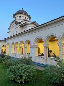Ново-Тихвинский женский монастырь, трапезный корпус, первая половина XIX (Zelyonaya Roscha Street No:1Б), turistik yerler  Yekaterinburg'dan
