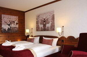 Huus Gstaad (Bern, Saanen, Saanenmöserstrasse), otel  Bern'den