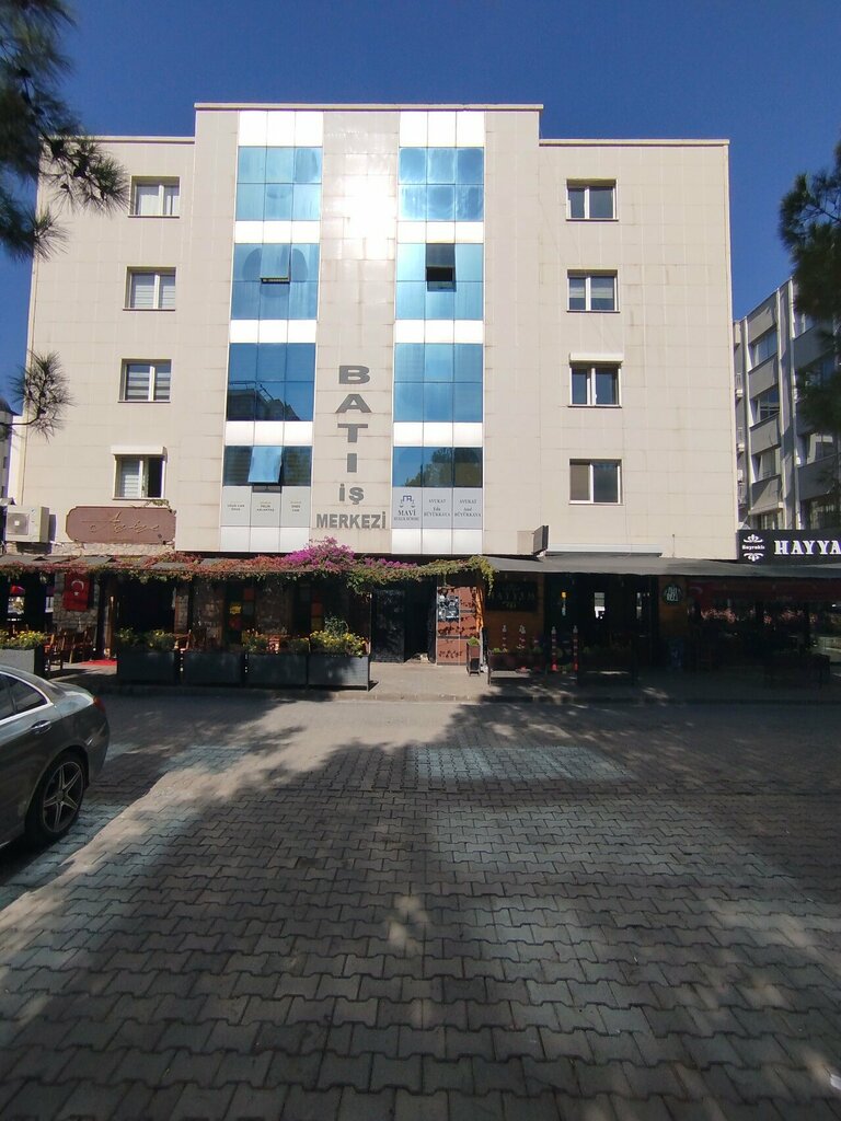 Hukuk büroları AV. Mehmet Şahin & AV. Celal Temel, İzmir, foto