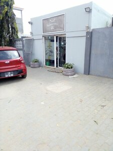 Barbearia (Luanda Province, Municipality of Luanda, Morro Bento II), kuaförler  Loanda'dan