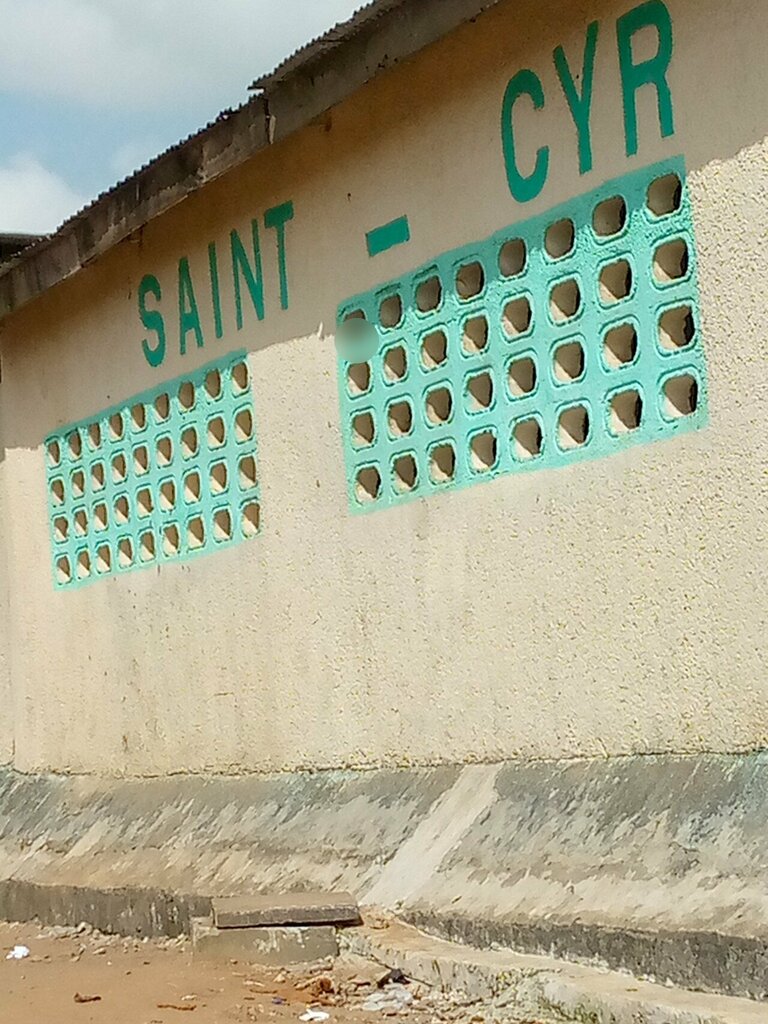 Eğitim merkezleri Groupe Scolaire Saint Cyr, Abican, foto