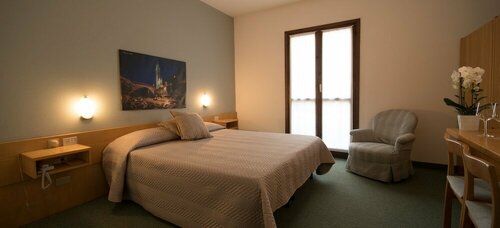 Otel Hotel Crimea, Lombardiya, foto