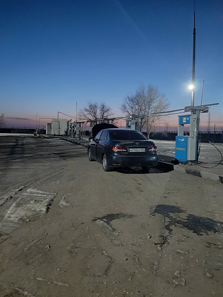 Otogaz dolum istasyonu Gazprom gas engine fuel, Saratovskaya oblastı, foto