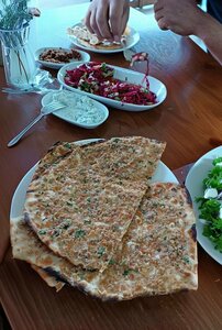 Nazilli Pide Pizza Çorba Kebap Salonu (İzmir, Dikili, İsmetpaşa Mah., Atatürk Cad., 59), restoran  Dikili'den
