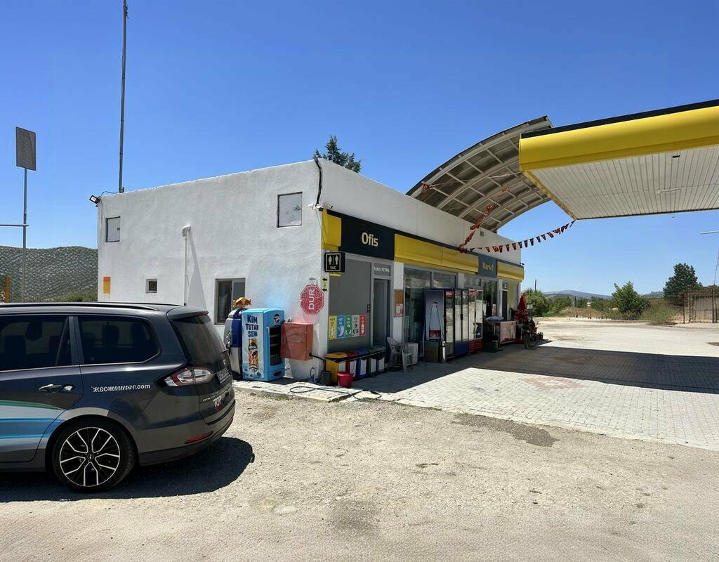 Benzin istasyonu Soil, Burdur, foto