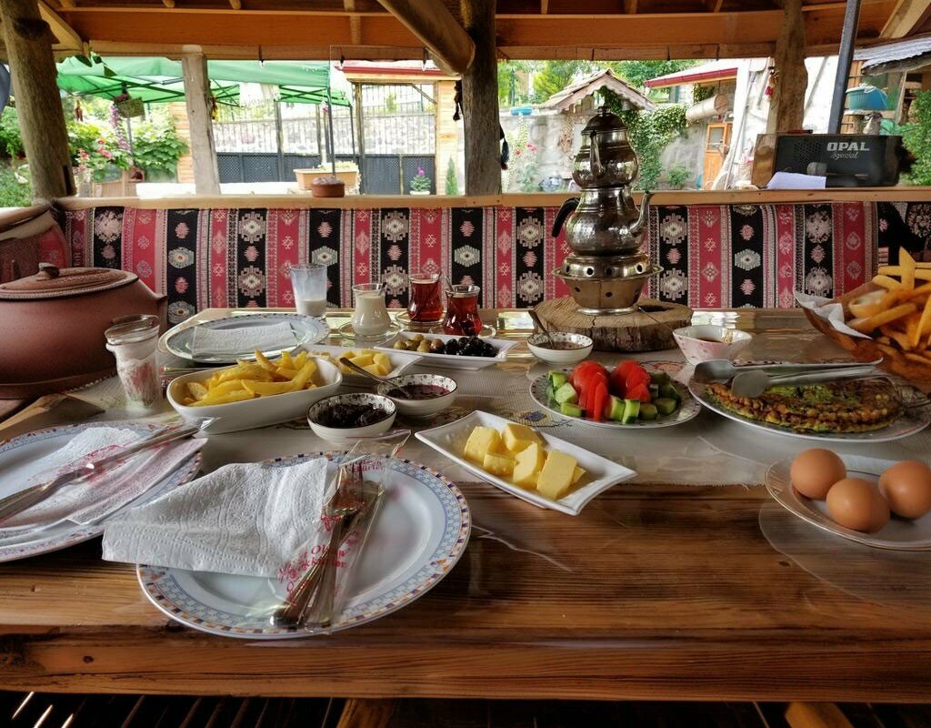Restoran Bir Asır Kahvaltı Evi, Maçka, foto