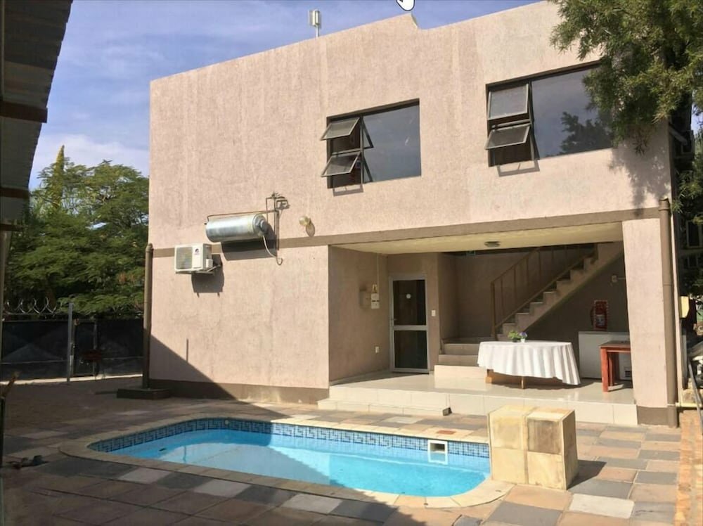 Otel Khamo's Hochland Park Pension Hotel, Windhoek, foto