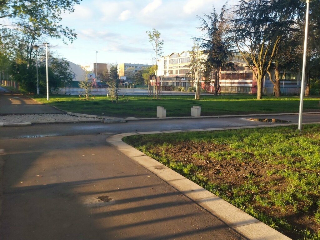 Ortaokul Osnovna skola 20 oktobar, Belgrad, foto
