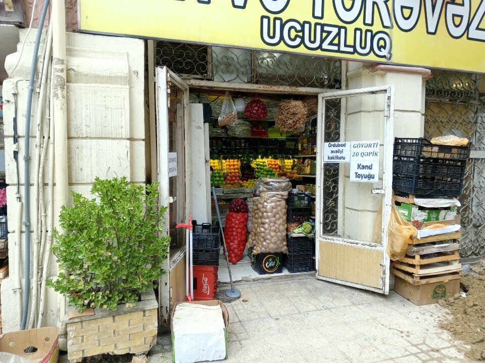Manavlar Meyve Terevez Ucuzluq, Bakü, foto