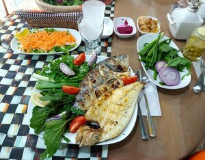 Yakamoz Avcı Balık Dünyası (Rize, Rize Merkez , Cumhuriyet Cad., 167), restoran  Rize'den