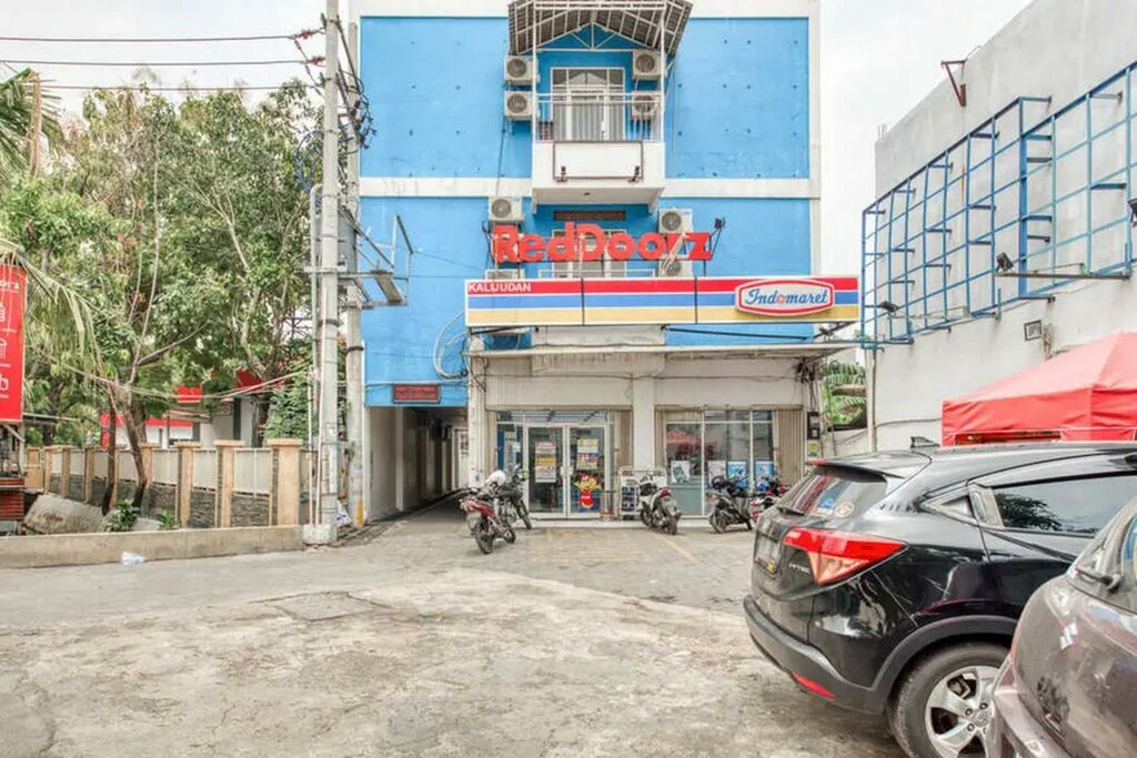 Otel RedDoorz Plus near Galaxy Mall, Surabaya, foto