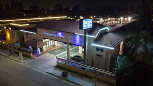 Wayside Motel West Covina (California, County of Los Angeles, West Covina, Garvey Avenue), otel  Batı Covina'dan