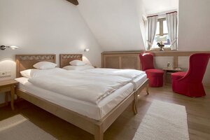 Gutshofhotel Winkler Bräu (Bavaria, Neumarkt in der Oberpfalz, St.-Martin-Straße, 6), otel  Bavyera'dan