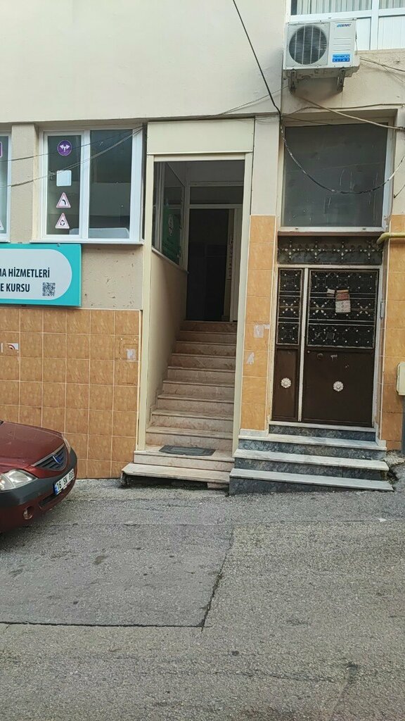 Sürücü kursları Zümrütevler Src Sürücü Kursları, Bursa, foto