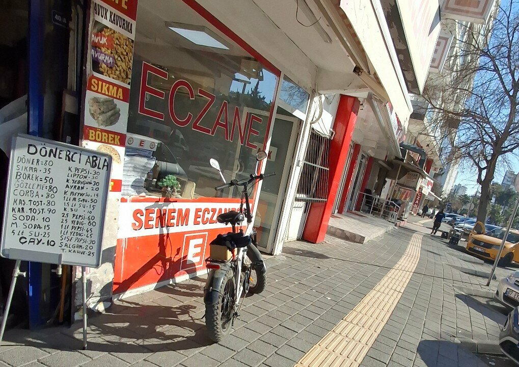 Eczaneler Ulular Eczanesi, Adana, foto