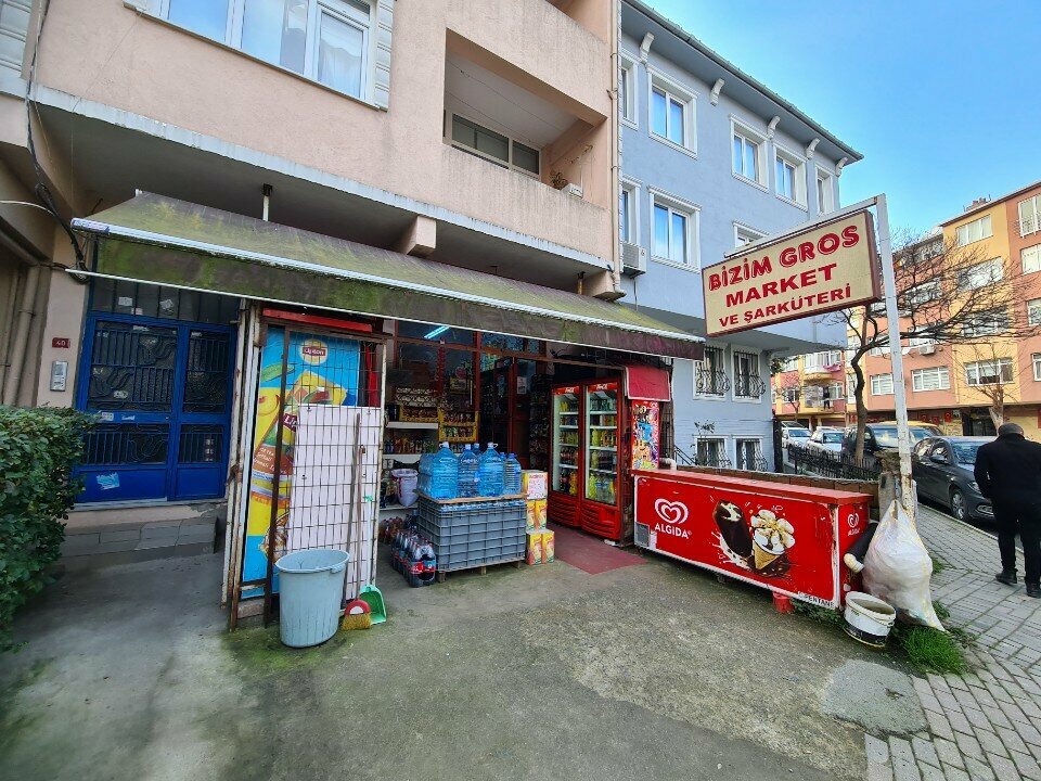 Market Bizim Gros Market, İstanbul, foto