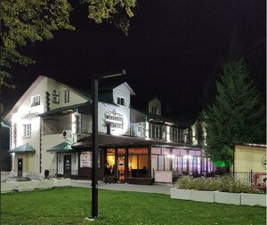 Okhotnik (Ostrovskogo Street No:69/1), otel  Berdsk'ten