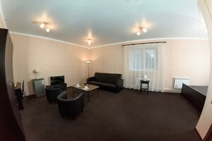 Stariy Gorod (Ugolnaya ulitsa No:19), otel  Kopeysk'ten