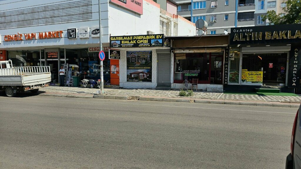 Emlak ofisi Sarsılmaz Prefabrik Emlak, Adana, foto
